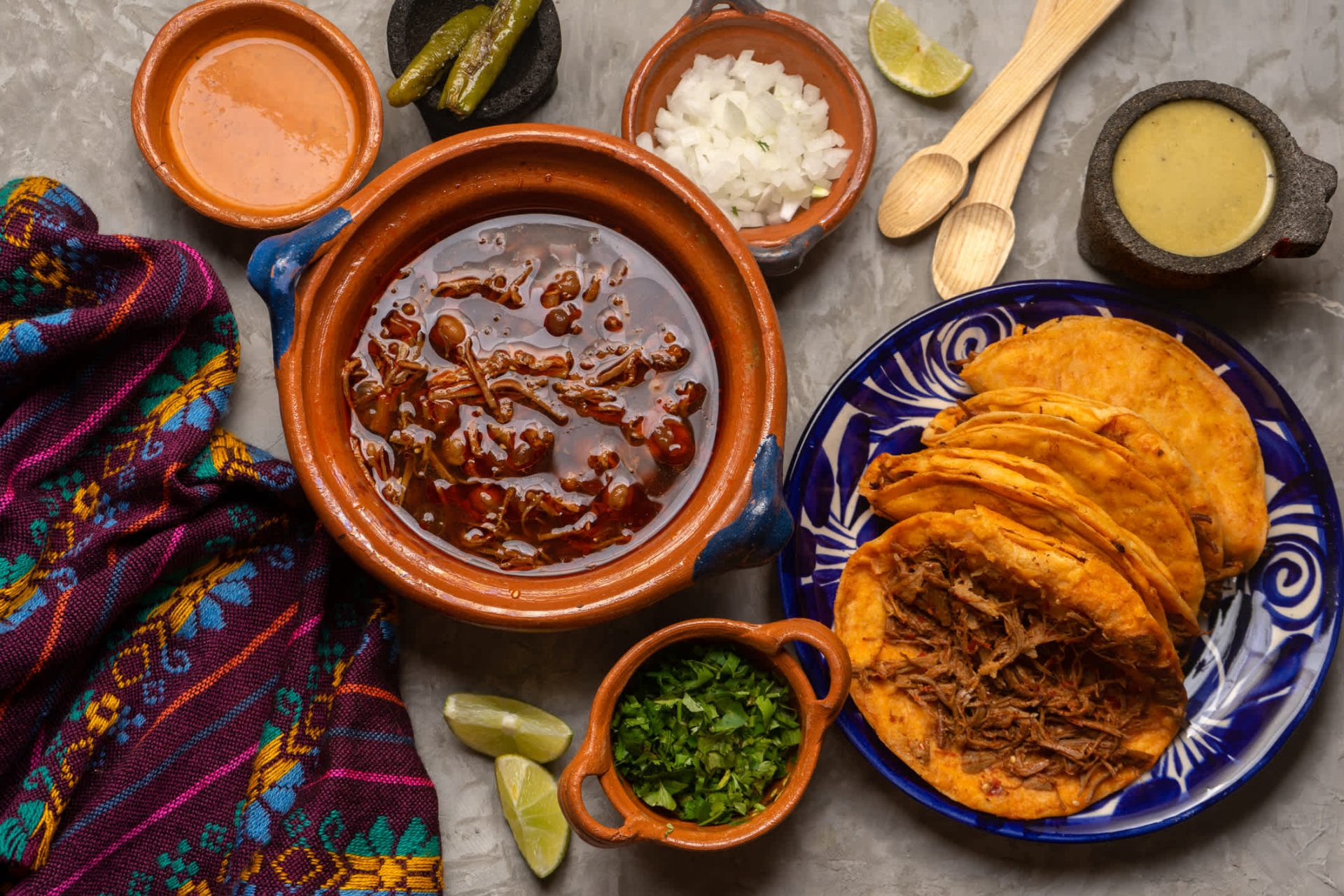 Los diferentes tipos de esta delicia mexicana: la birria - Tragones ...
